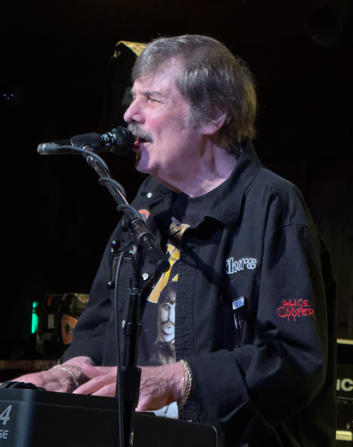 Burton Cummings – Both Mellowing With Age and Commanding the Stage ...